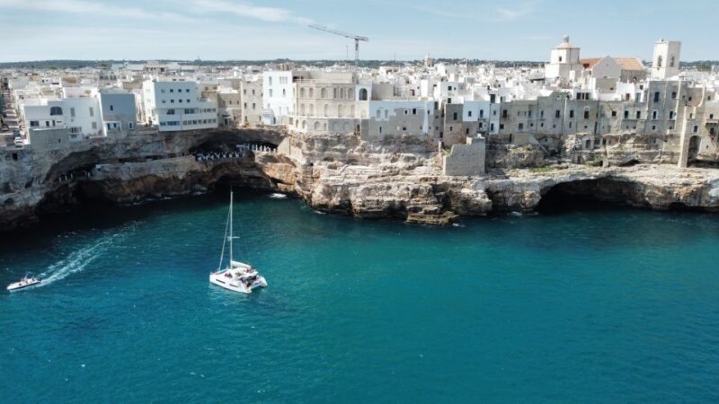 Polignano a Mare: Catamaran Tour with Aperitif & Local Food - From Cala Ponte Marina to the Coastal Perspective