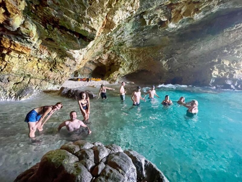 Polignano kayak tour + swimming stop in cave - The Atmosphere and Group Size