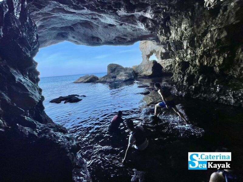 Polignano kayak tour + swimming stop in cave - The Price and What You Get