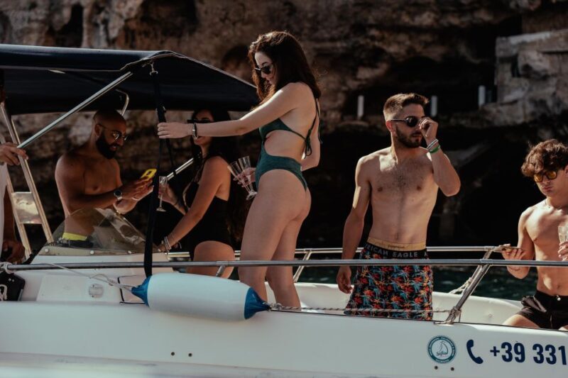 Polignano: PRIVATE boat cruise to the caves with aperitif - Key takeaways