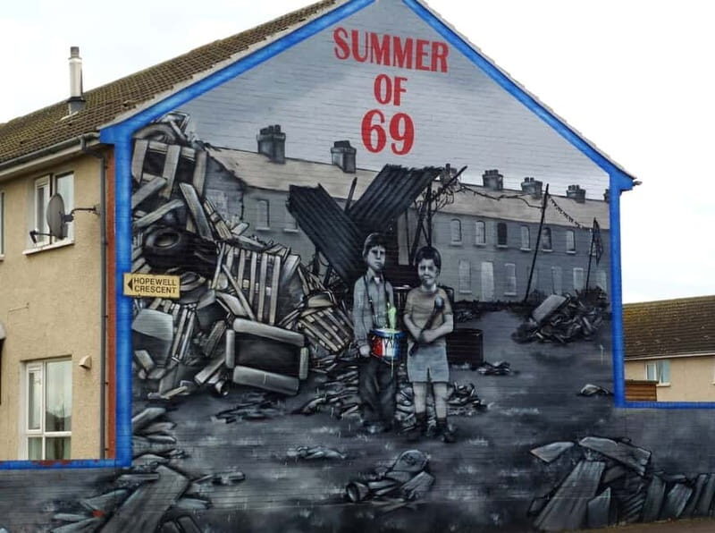 Political Wall Murals and Peacewall - What Makes This Tour Stand Out?