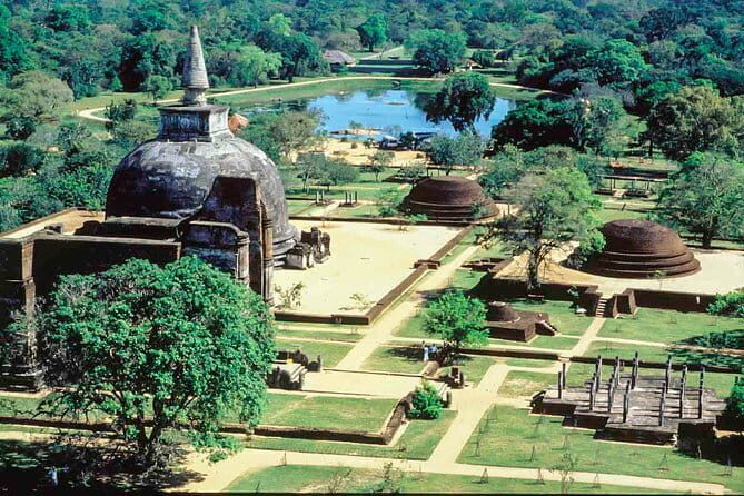 Polonnaruwa Ancient Kingdom and Wild Elephant Safari from Sigiriya - Discovering Polonnaruwa’s Architectural Marvels