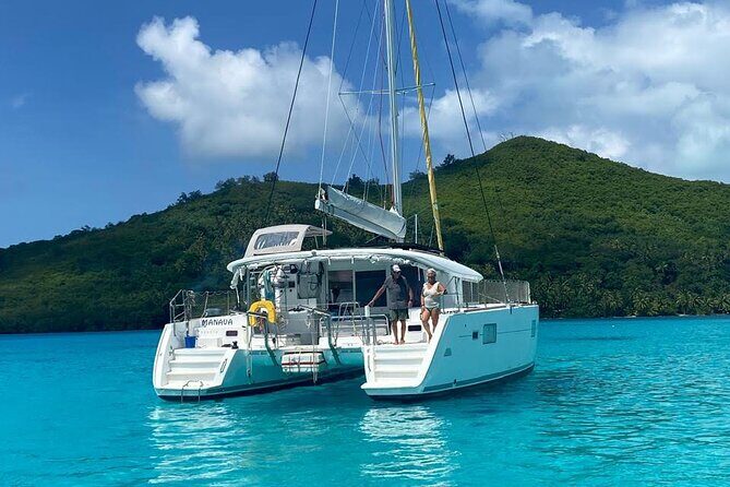 Polynesian atmosphere in Bora Bora Lagoon, Tapas and Cocktail - Why Travelers Keep Coming Back