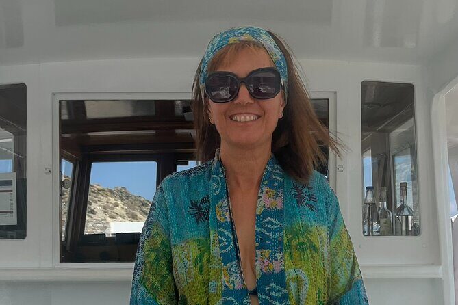 Poly's Island Guided Tour in Folegandros - An In-Depth Look at the Folegandros Tour