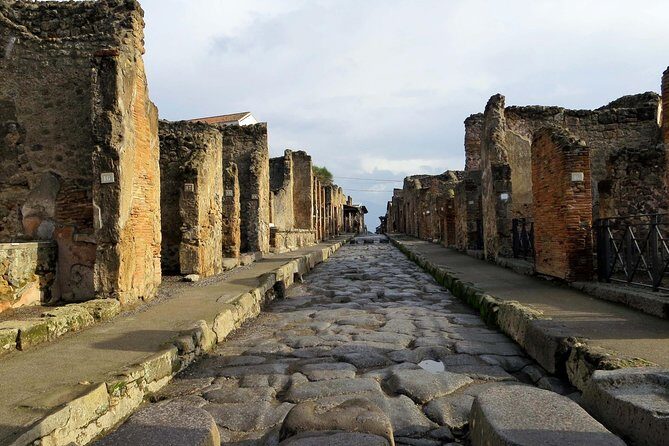 Pompeii- Amalfi Coast tour from Sorrento, with licensed guide included - The Price: Is it Worth It?