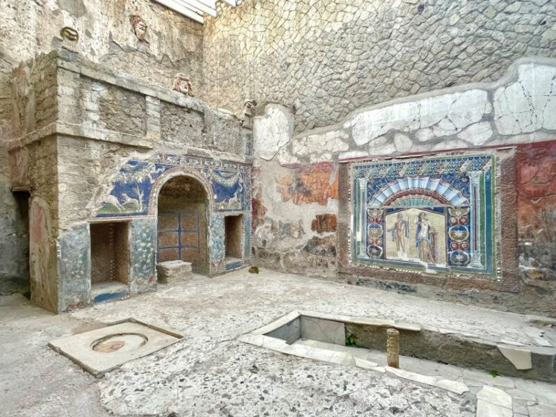 Pompeii and Herculaneum: Guided Tour with an Archaeologist - Key Points