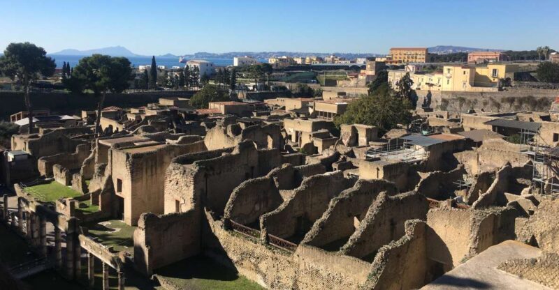 Pompeii and Herculaneum: Guided Tour with an Archaeologist - Exploring Pompeii and Herculaneum: A Deep Dive