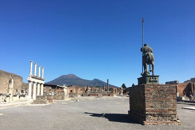 Pompeii and Herculaneum with archaeologist, small group of 10!!! - Exploring Pompeii: Walking through Ancient Roman Life