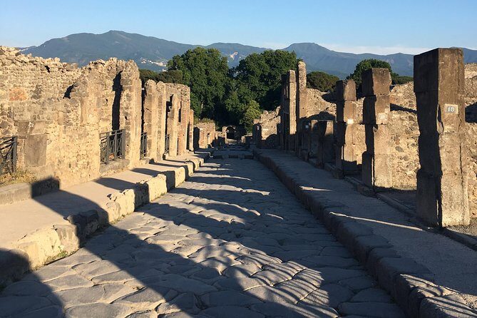 Pompeii and Herculaneum with archaeologist, small group of 10!!! - Value and Who Will Benefit Most