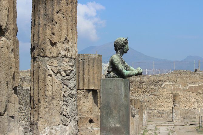 Pompeii and Vesuvius from Naples. Private activity - Vesuvius: Lunch with a View and a Crater Walk