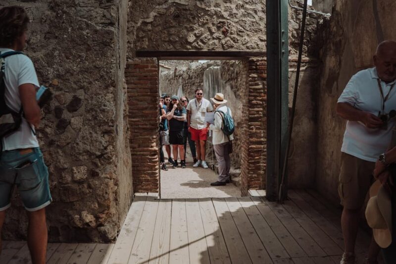 Pompeii: Entry Ticket and Guided Tour with an Archaeologist - Authentic and Engaging Guides