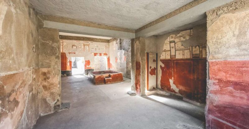 Pompeii: Guided Day Trip to Ruins and 2 Wineries Visits - Key Points
