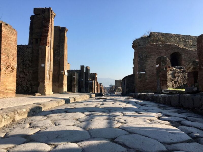 Pompeii: Guided Tour with Archaeologist with max. 12 People - An In-Depth Look at the Pompeii Experience