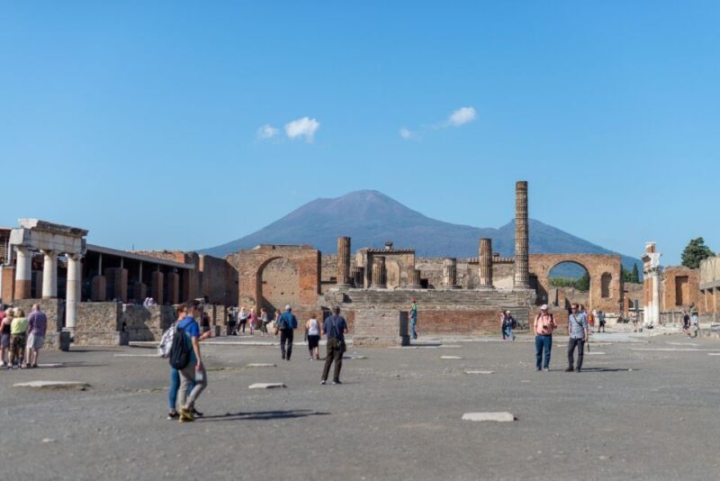Pompeii Guided Tour with Archeologist - Insights from Travelers