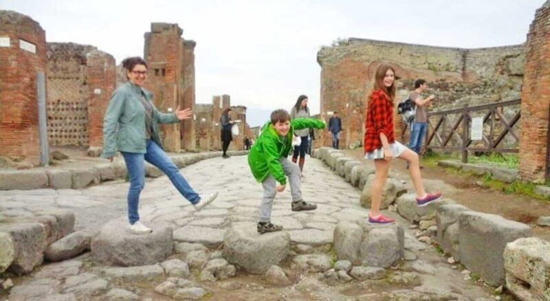 Pompeii: Happy Tour for Children - An Introduction to the Pompeii “Happy Tour”
