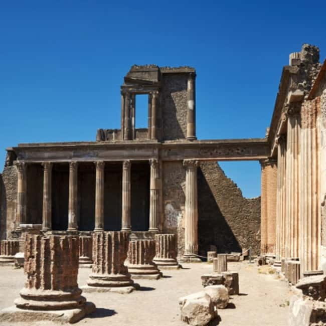 Pompeii Naples: private tour from Rome with visit to the excavations and lunch in Naples - Key Points