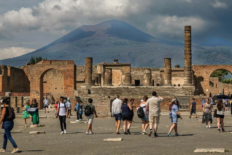 Pompeii: Private Tour with Wine Tasting and Lunch - Exploring Pompeii with a Private Guide