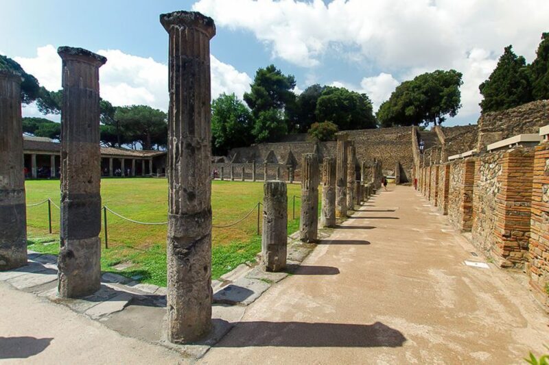 Pompeii: Skip-the-Line Guided Tour with Expert Archaeologist - Key Points