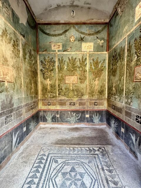 Pompeii: skip the line ticket + guided group tour - Exploring Pompeii: Skip the Line and Discover with an Archaeologist