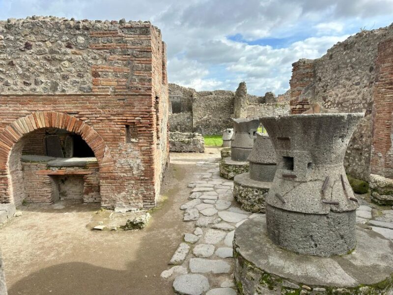 Pompeii: skip the line ticket + guided group tour - Is It Worth the Price?