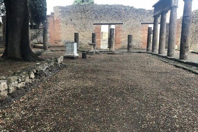 Pompeii - Small Group Tour (skip-the-line admission included) - Authenticity and Unique Experiences