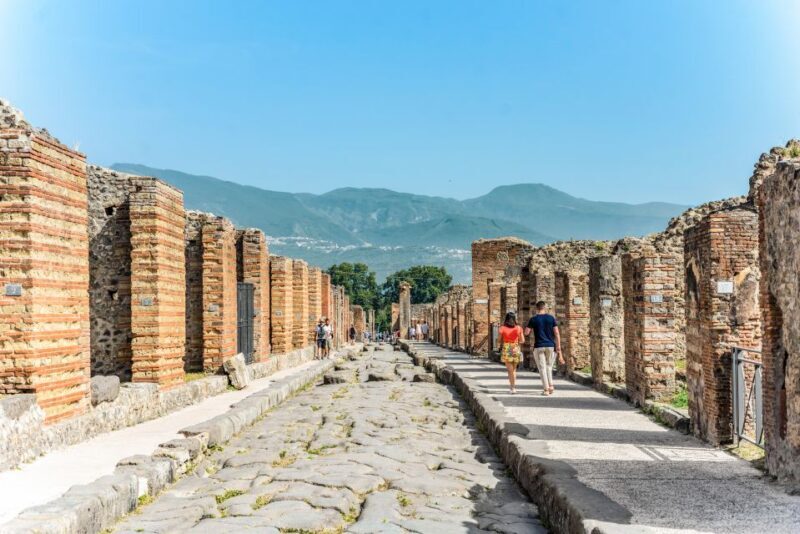 Pompeii: Small Group Tour with an Archaeologist - Logistics and Practicalities: What Travelers Need to Know
