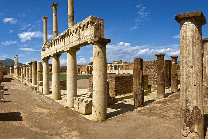 Pompeii-Sorrento-Positano tour from Naples, with licensed guide included - The Itinerary in Detail: What You Can Expect