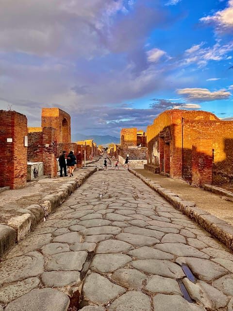 Pompeii sunset Tour: a visit away from the crowds - Introduction: A Peaceful Way to See Pompeii