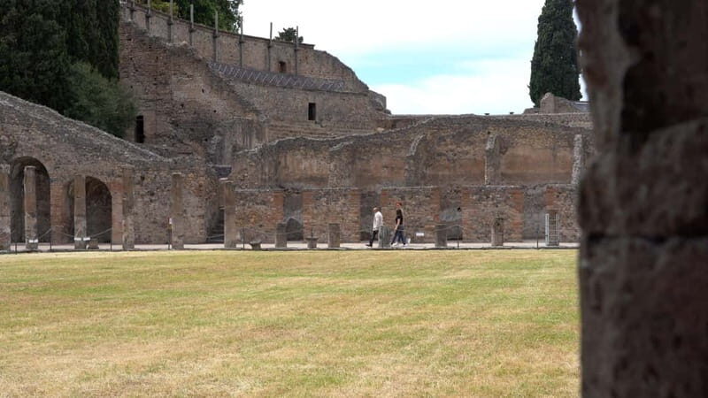 Pompeii: Tour of the Archaeological Excavations and Fresh Pasta Cooking Class - Discovering Pompeii with an Expert Guide