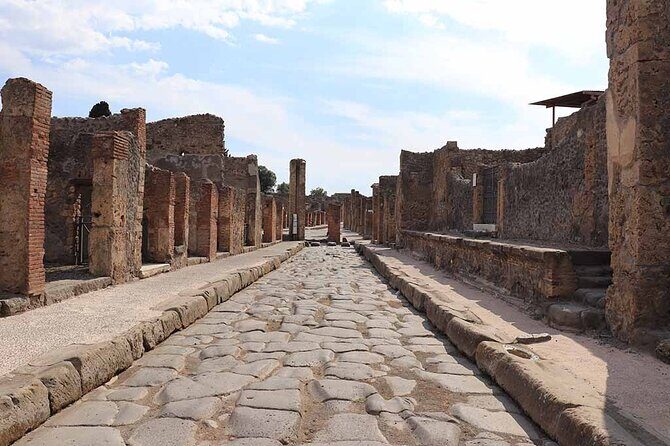 Pompeii Tour with Lunch and Wine Tasting from Positano - The Value for Money