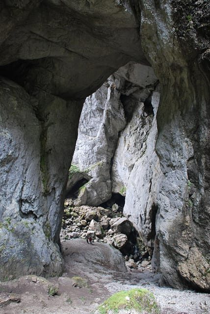 Ponor Fortress:1 day tour visit the greatest Romanian cave - Key Points