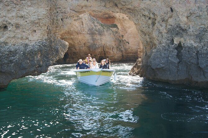 Ponta da Piedade Costal cruise and Caves-2h - The Meeting Point and Accessibility