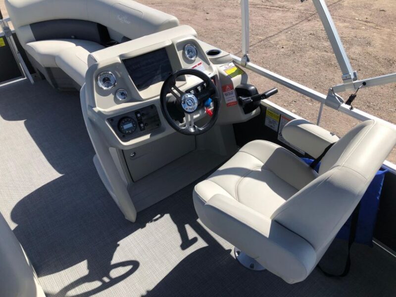 Pontoon Boat Rental - 4 hour rental or 6 hour rental - A Deep Dive into the Pontoon Boat Rental Experience