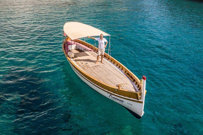 Ponza, boat trip on board the Zannone 1954 - Discover the Charm of the Ponza Boat Trip on Board the Zannone 1954