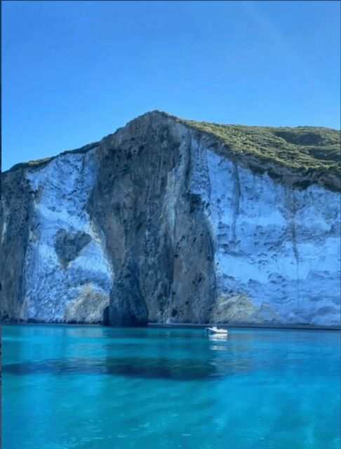 Ponza/Palmarola boat tour with lunch on board - An Overview of the Experience