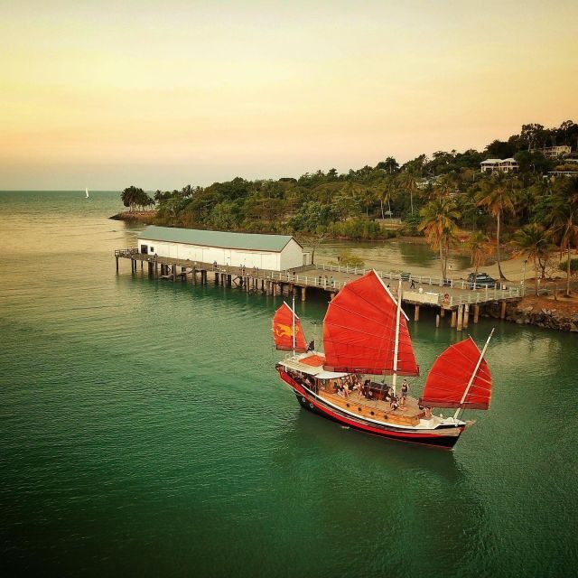 Port Douglas: Sunset Cruise on a Chinese Shaolin Junk Ship - Food and Drinks