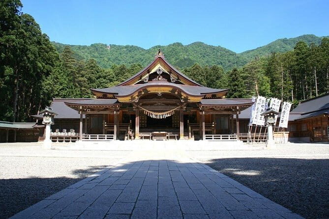 Port Pick-Up: Niigata Private Tour Licensed Guide Vehicle - An Introduction to Niigatas Charm