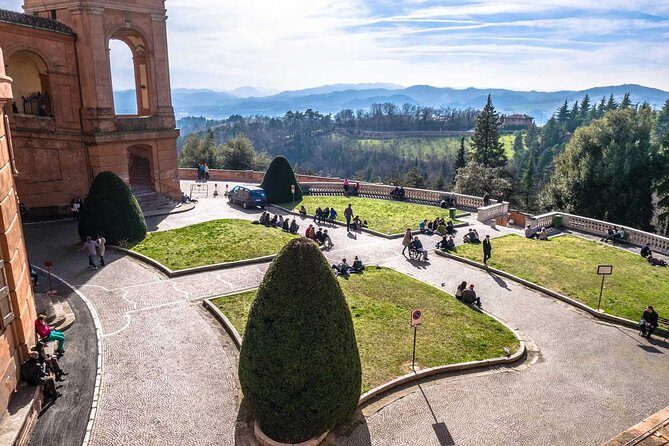 Porticoes of Bologna and Basilica San Luca Guided tour - Who Will Love This Tour?