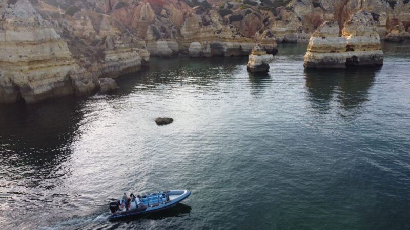Portimão: Benagil Cave, Marinha Beach Speedboat -Small Group - Key Points
