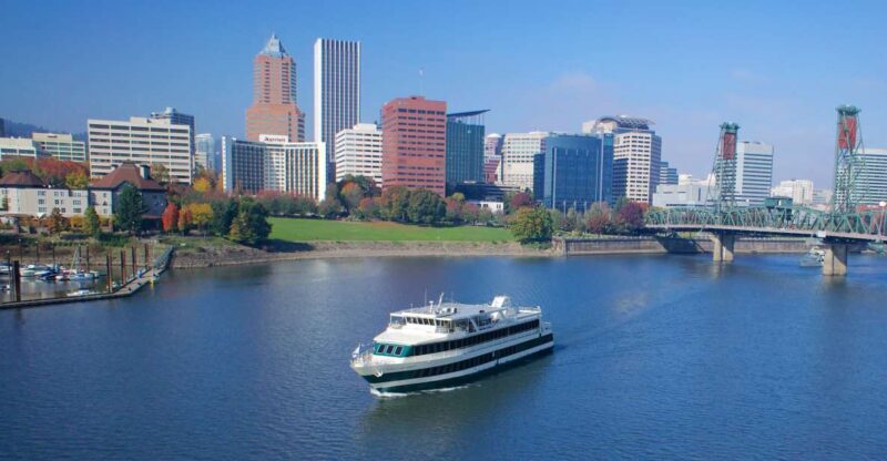 Portland: 2-hour Lunch Cruise on the Willamette River - The Food: More Than Just a Meal
