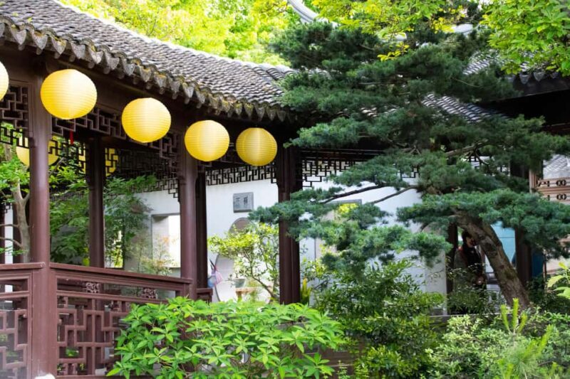 Portland: Lan Su Chinese Garden General Admission Ticket - Arriving and Exploring