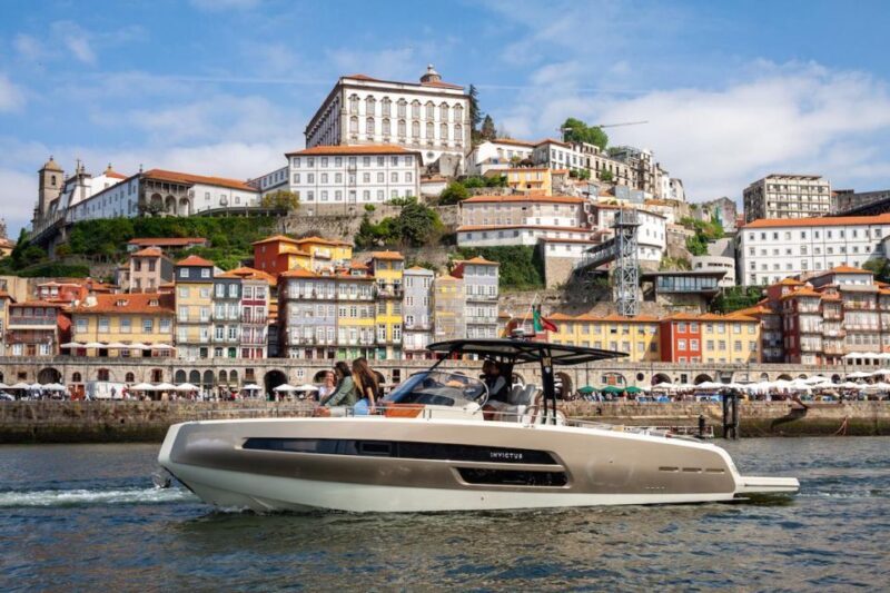 Porto: 2h Private Luxury Yacht in the Douro - An In-Depth Look at the Experience