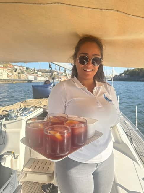 Porto 4H: Charm cruise, wine tasting and vintage van tour - Key Points