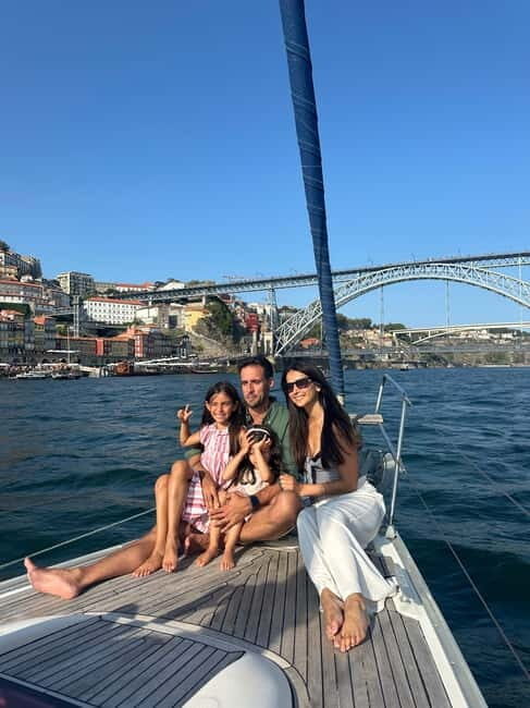 Porto 4H: Charming cruise, wine tasting, and vintage van tour - The experience and itinerary breakdown