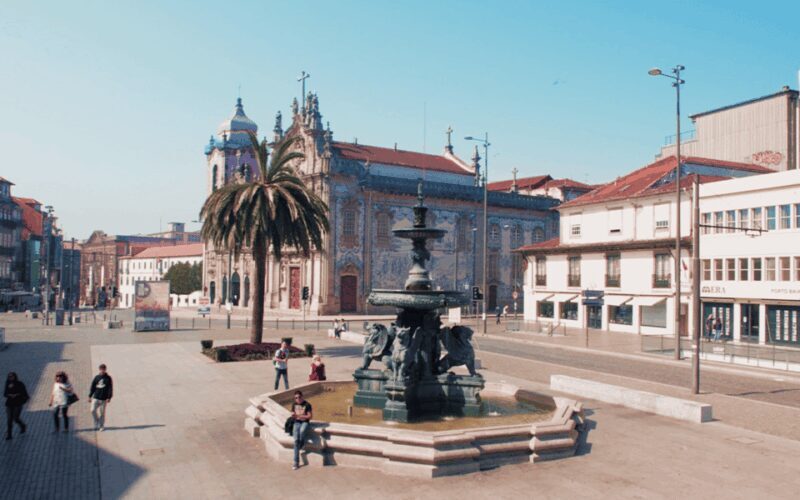 Porto: 5D Flight over de City for all family. - An Overview of the Experience