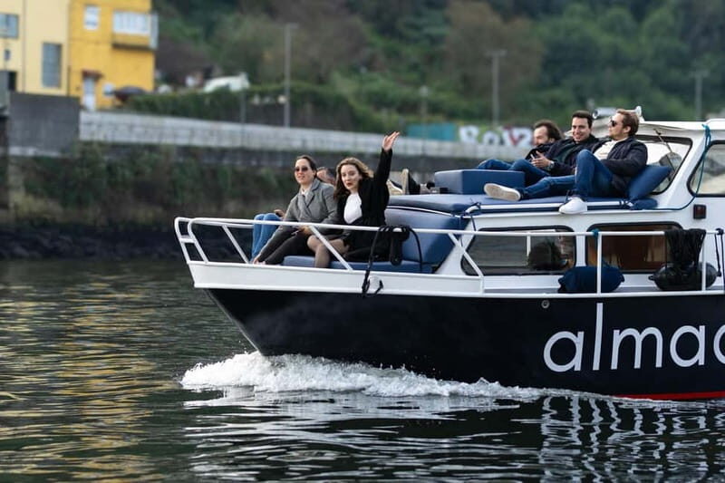 Porto: 6 Bridges and Sunset Boat Cruise with Welcome Drink - Key Points
