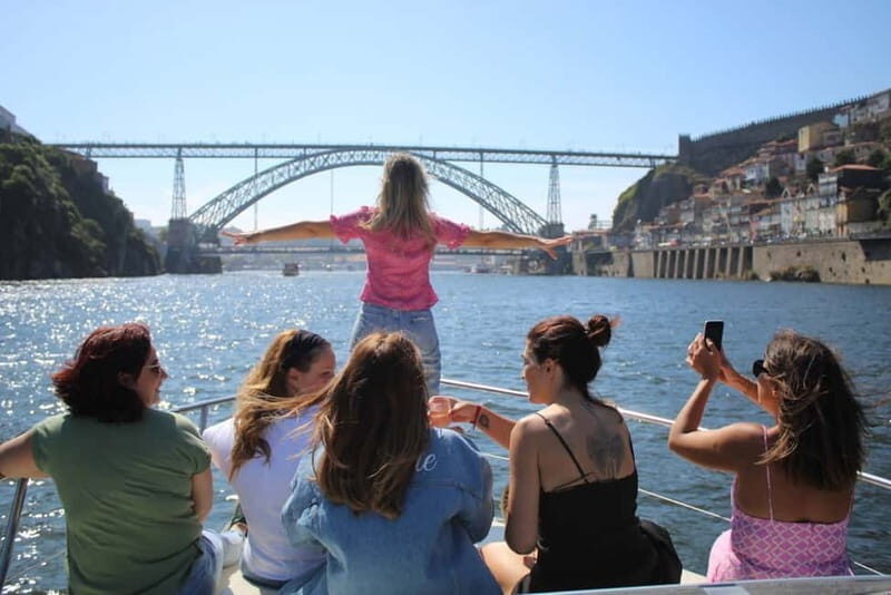 Porto: 6 Bridges Private Yacht Cruise with Wine & Snacks - Key Points