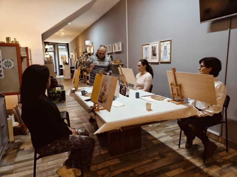Porto: Acrylic and Oil Painting Class with a Local Artist - FAQs