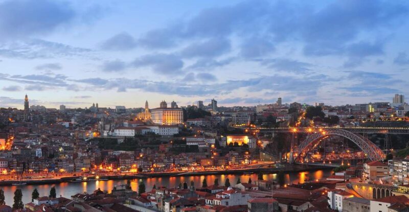 Porto: All-Inclusive Fado Dinner Show and Night Tour - FAQ