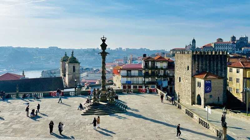 Porto Bishop's Palace Guided Tour - Key Points